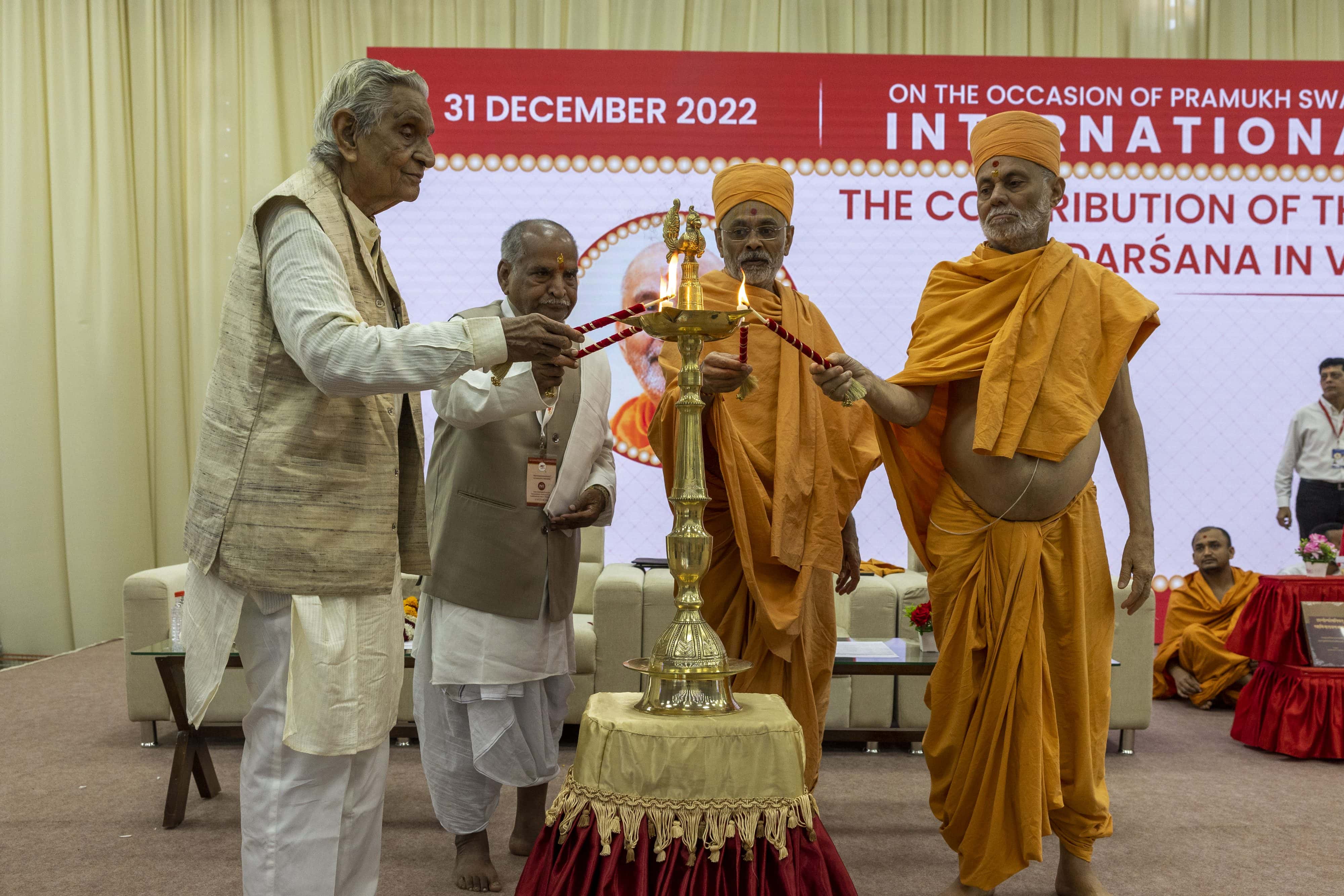 The Contribution of the Akshar-Purushottam Darshan in Vedic Tradition ...